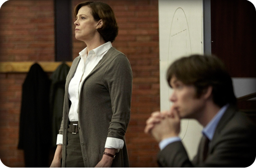 Movie Review: RED LIGHTS - STARBURST Magazine