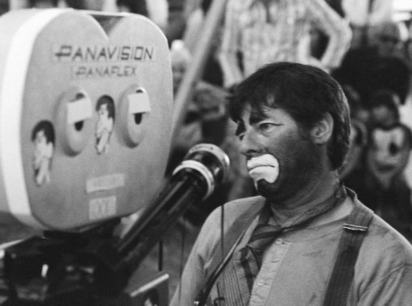 JERRY LEWIS - THE MAN BEHIND THE CLOWN - STARBURST Magazine