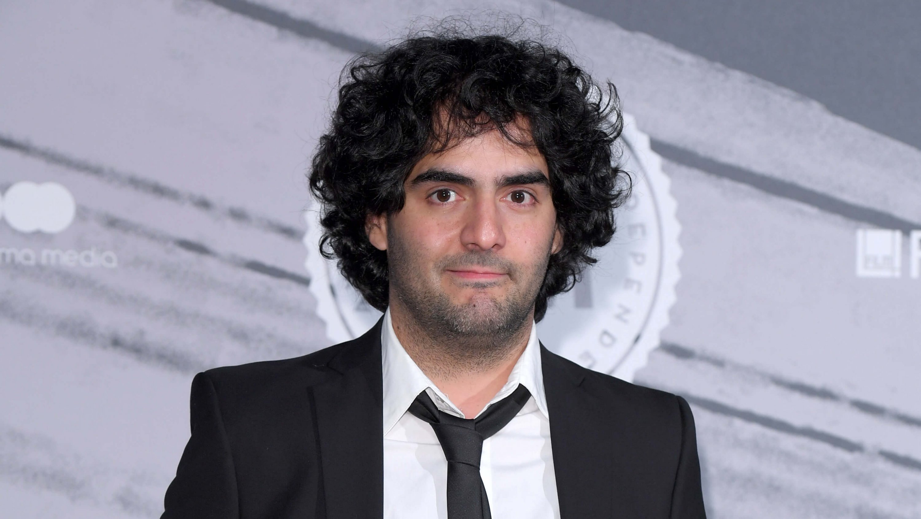 Babak Anvari | UNDER THE SHADOW - STARBURST Magazine