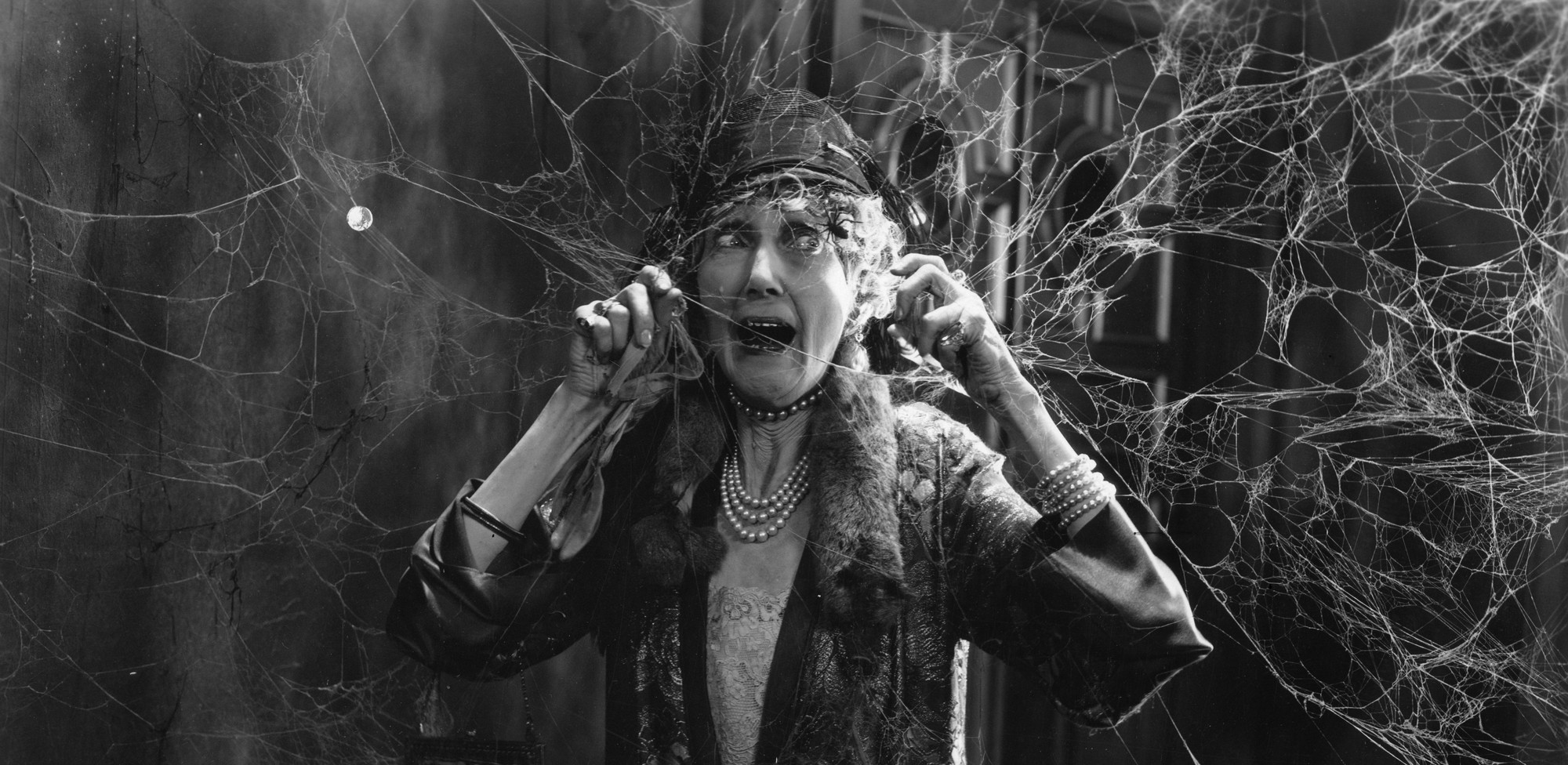 THE LAST WARNING (1929) - STARBURST Magazine