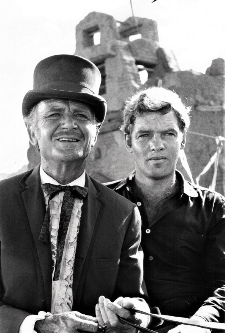 Dundee and the Culhane, 1967 - STARBURST Magazine