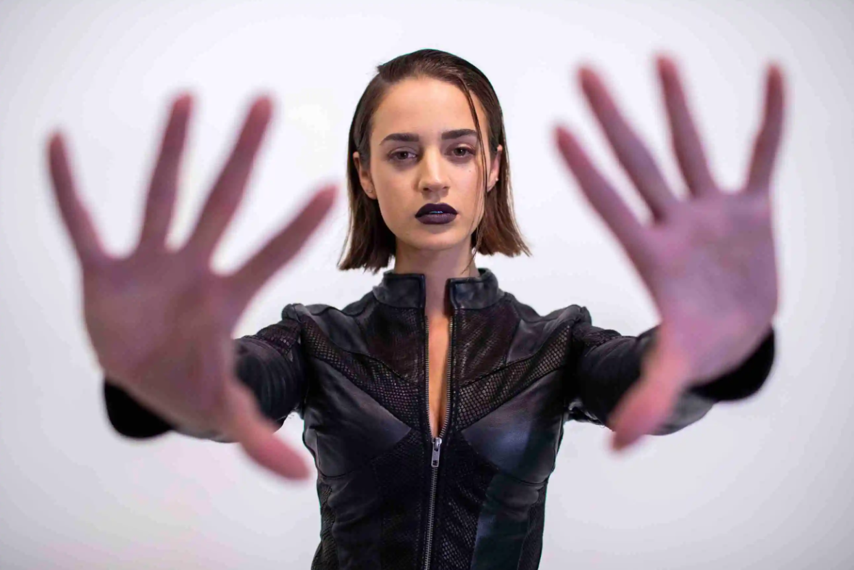 COLONIALS - STARBURST Magazine