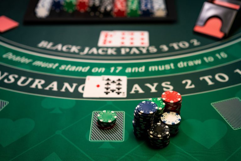 A simple guide to a game of Blackjack - STARBURST Magazine