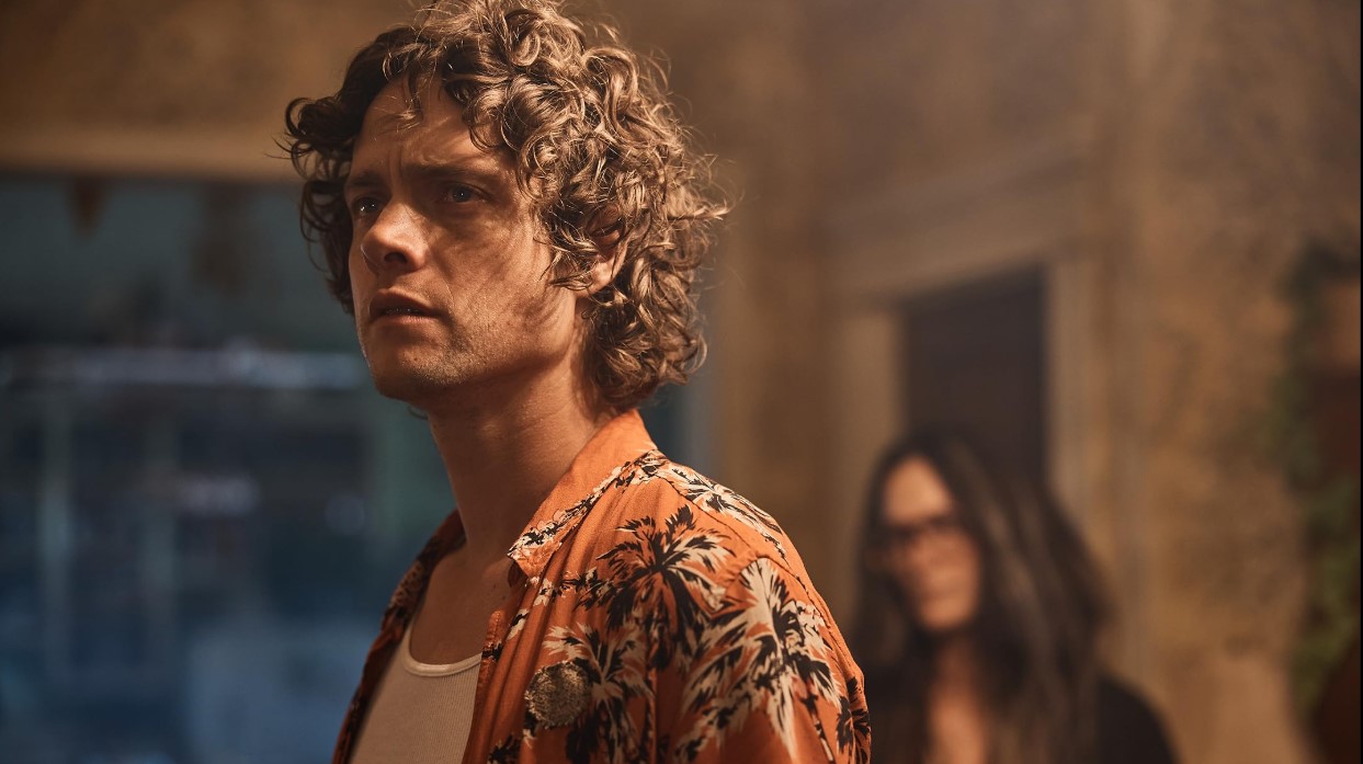 DIE ALONE - STARBURST Magazine