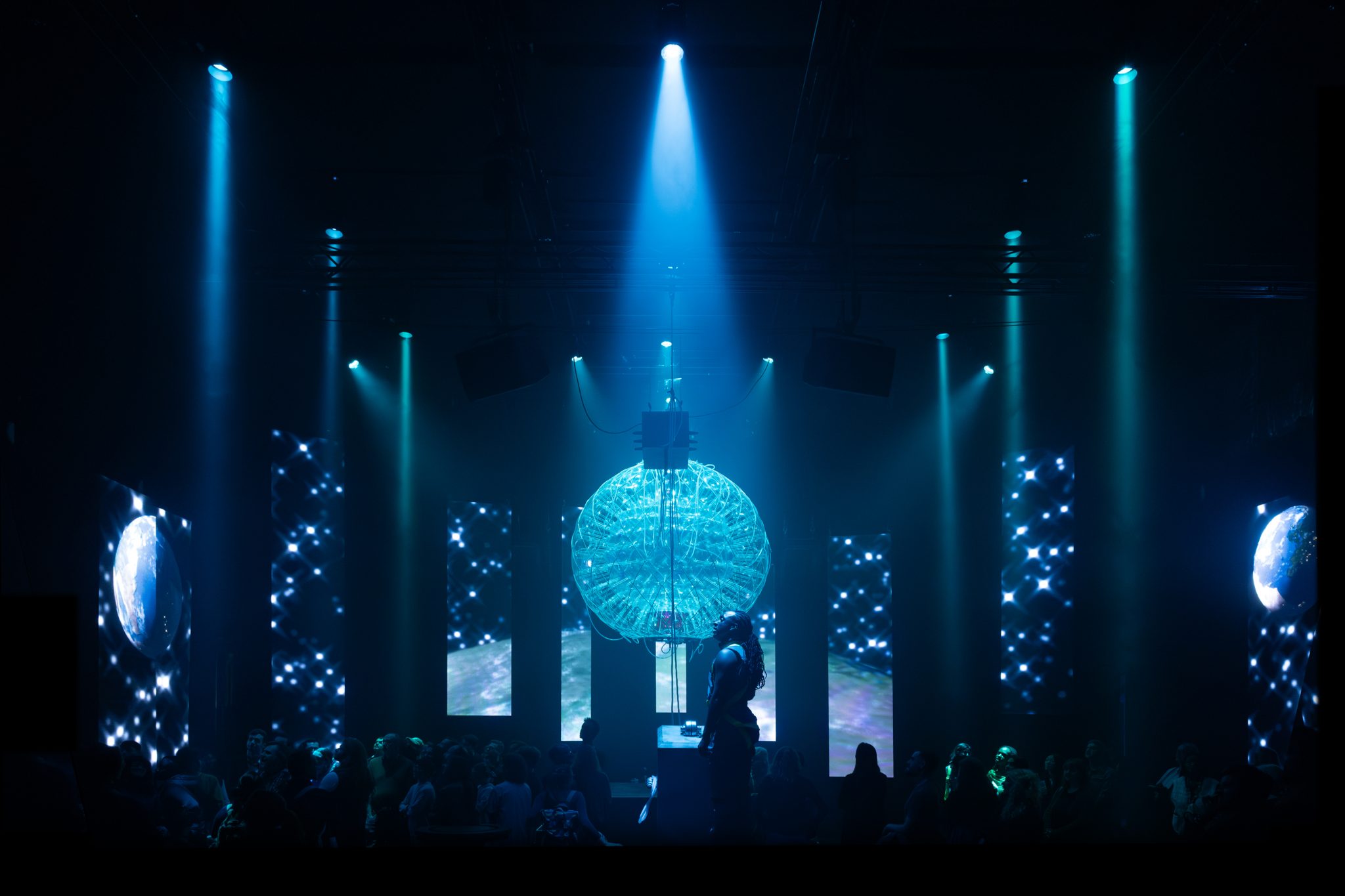 THE HITCHHIKER'S GUIDE TO THE GALAXY (2025) - STARBURST Magazine